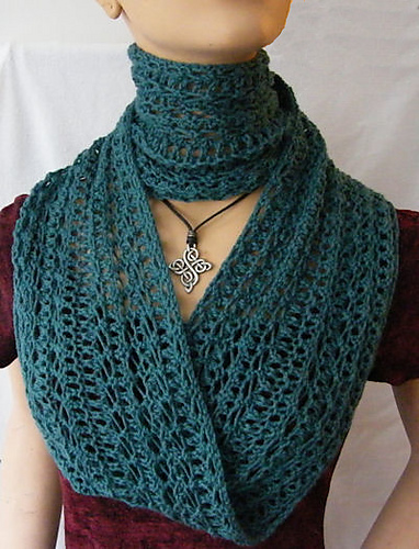 Ravelry: Woodland Grace Moebius Scarf pattern by Luise O'Neill