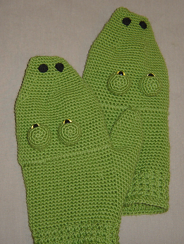 Ravelry: Dino-mittens pattern by Sandra Åhlberg