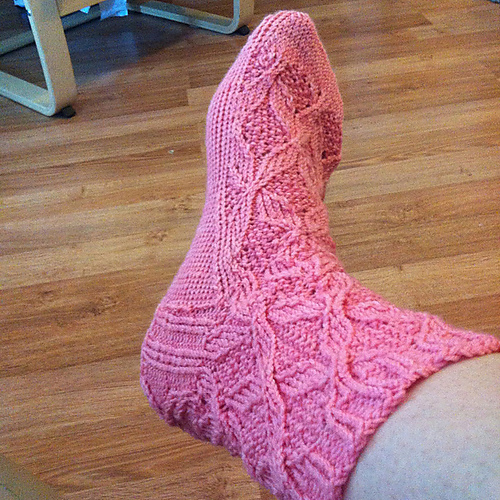 Ravelry: Guava Socks (Cuff Down) pattern by Qianer Huang