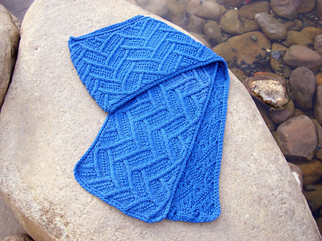 Ravelry: Waves Scarf pattern by Qianer Huang