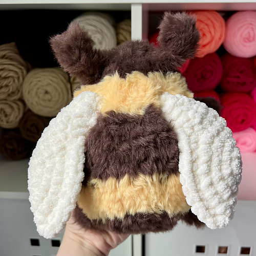 Ravelry: Fuzzy Bumblebee pattern by Kylie Cummings