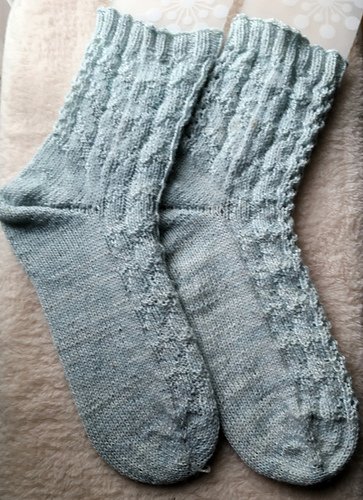 Ravelry: Floating Seaweed Socks pattern by Queen Schmooze