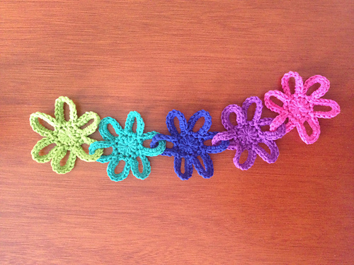 Ravelry: String of Flowers (Flower Garland) pattern by Rachel Beth