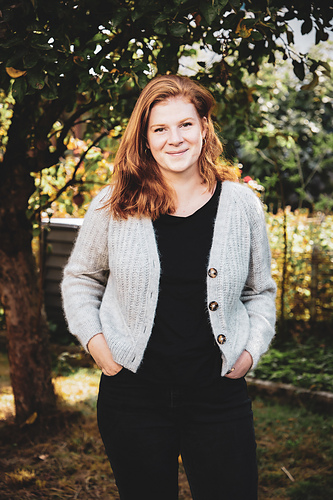 Ravelry: Cosmo Cardigan pattern by Simone Ryan