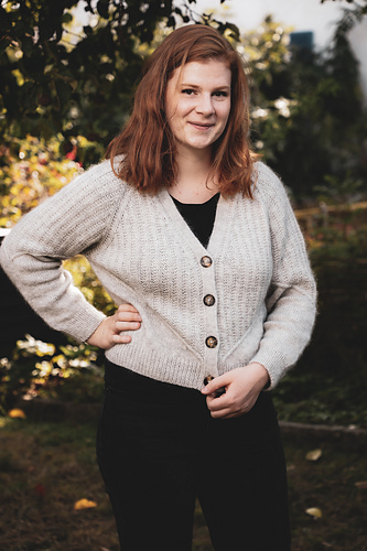Ravelry: Cosmo Cardigan pattern by Simone Ryan