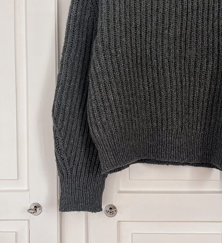 Ravelry: Brioche Bliss Sweater pattern by Simone Ryan