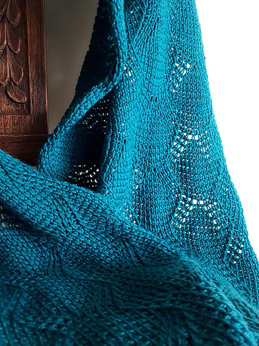 Ravelry: Vent d'Est pattern by Rachel Henri
