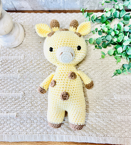 Ravelry: Giraffe Plush pattern by Rachel Crawford