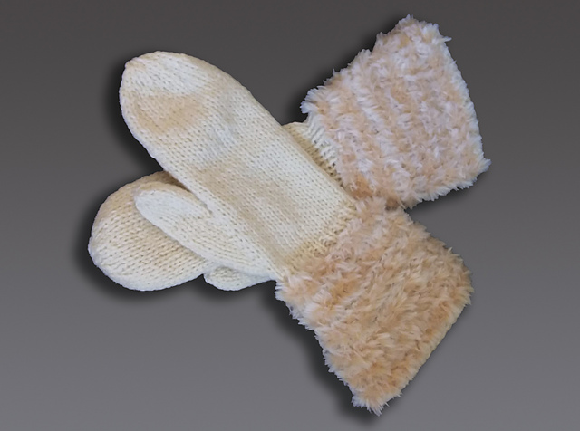 Ravelry: Fur Gauntlet Mittens pattern by Mara Novak