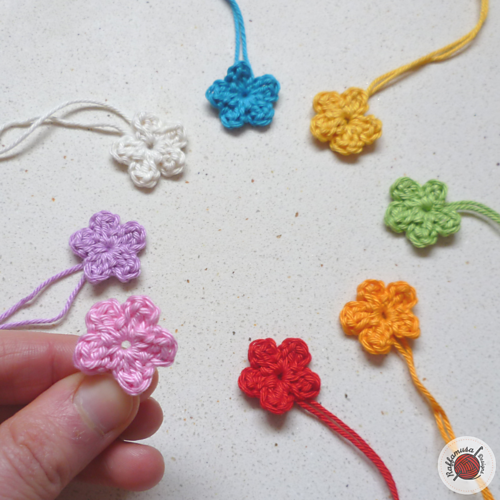 Ravelry: Easy Flower Applique pattern by Raffaella Tassoni