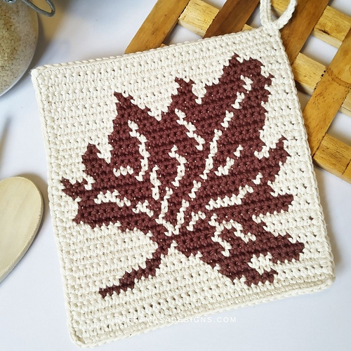 Ravelry: Maple Leaf Potholder pattern by Raffaella Tassoni