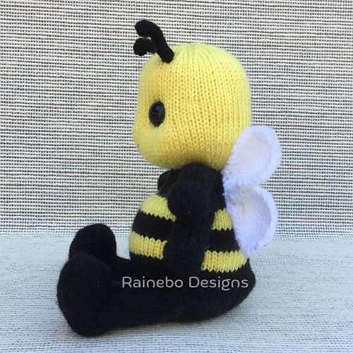 Ravelry: Buzzy Bee pattern by Lorraine Pistorio