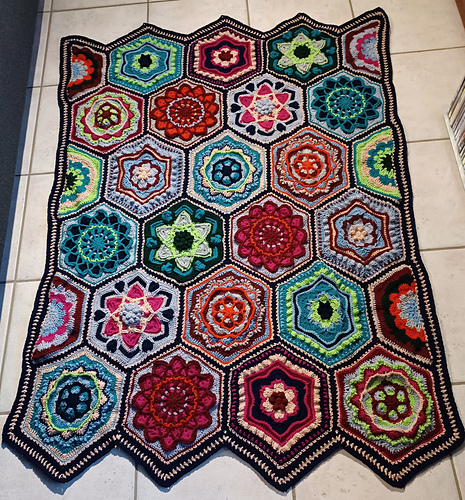 Ravelry: Bohemian Hexagons pattern by Julie Yeager