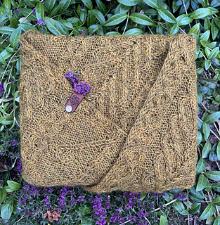 Ravelry: Ravendipity Wrap No.6 pattern by RavenstitchStudio