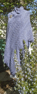 Ravelry: Gillian pattern by RavenstitchStudio