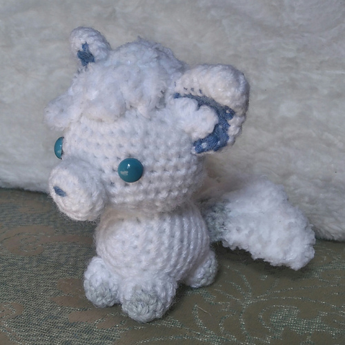 Ravelry: Vulpix and Alolan Vulpix (Pokemon) pattern by Izzy King