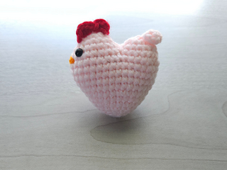 Ravelry: Valentine Big Heart Chicken pattern by ReadinKnots