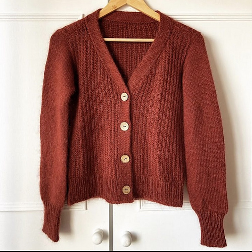 Ravelry: Cosy Cardigan pattern by Rebecaknits