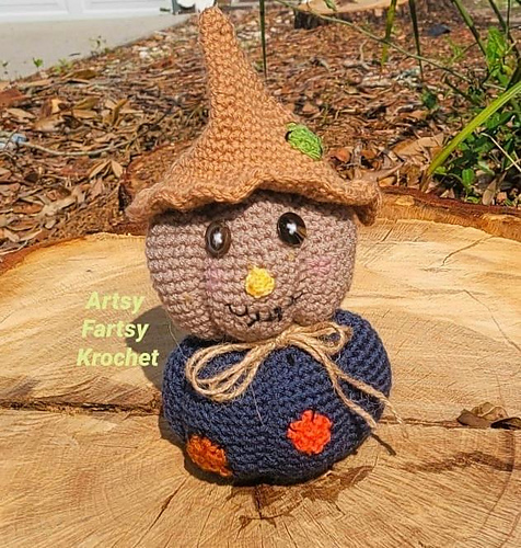 Ravelry: Scarecrow Pumpkins pattern by Rebecca Lapinsky