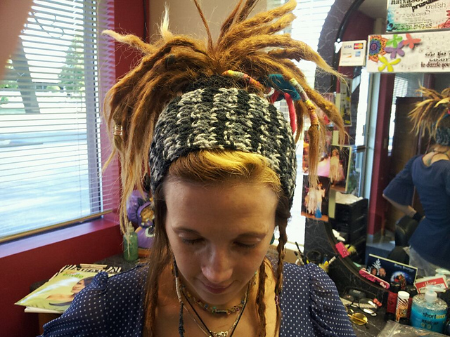 Ravelry: Simple Wide Headband pattern by Rebecca McCue