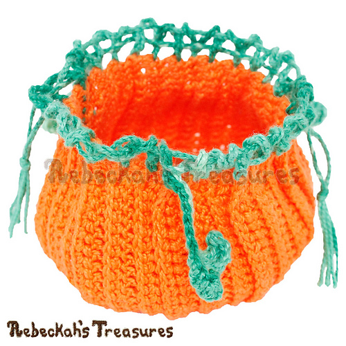 Ravelry: Pumpkin Treats Coin Purse pattern by Rebeckah Ferger