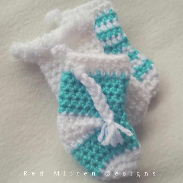 Ravelry: Mini Christmas Stockings pattern by Red Mitten Designs