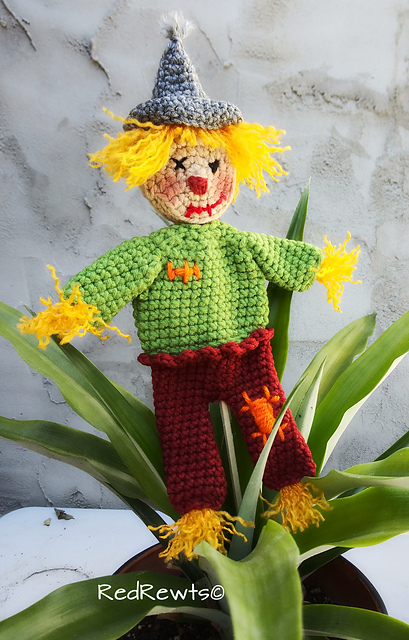 Ravelry: Scotty Scarecrow pattern by Red Rewts