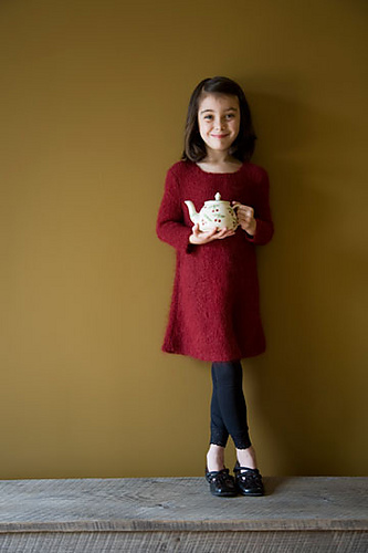 Ravelry: # 098 Portrait Dress pattern by Leslie Scanlon