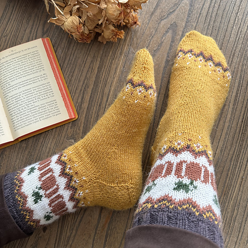 Ravelry: Autumn harvest Pumpkin patch sock set pattern by Renarde Endormie