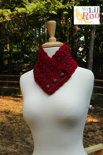 Ravelry: Braided Cabled Cowl pattern by Revee Kraszewski