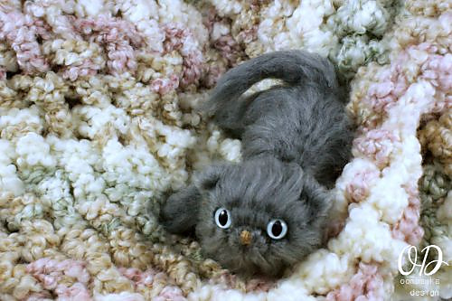 Ravelry: Mini Meows pattern by Rhondda Mol (Oombawka Design)