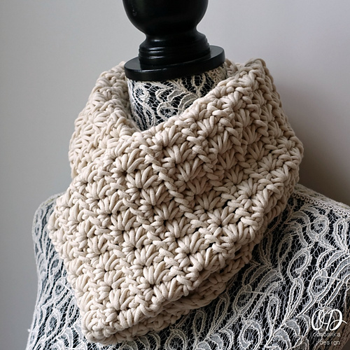 Ravelry: Starry Night Scarf pattern by Rhondda Mol (Oombawka Design)