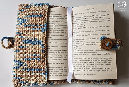 Ravelry: Old Fashioned Paperback Book Cover pattern by Rhondda Mol ...