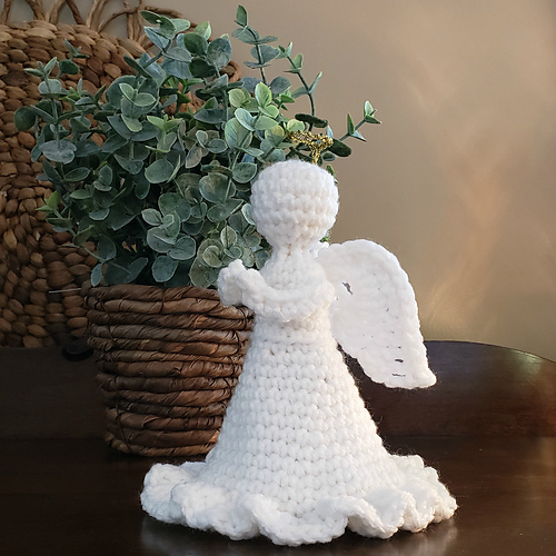 Ravelry: Grace Angel pattern by Rhondda Mol (Oombawka Design)