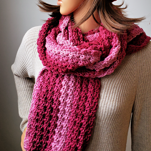 Ravelry: Karen's Winter Scarf pattern by Rhondda Mol (Oombawka Design)