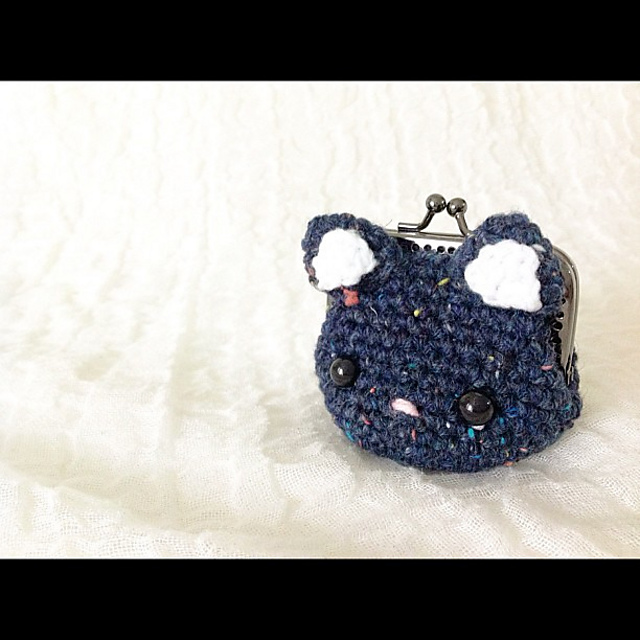 Ravelry: Neko-chan Kitty Cat Coin Purse pattern by Sandy Chan