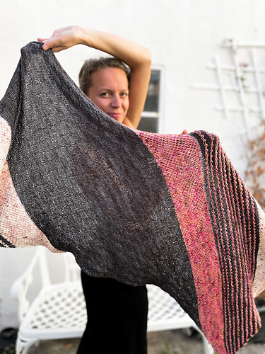 Ravelry: Tiny Roses pattern by Rina Lehmann