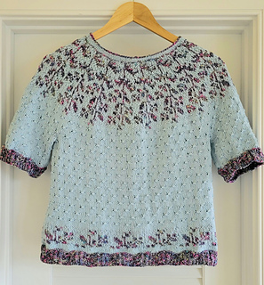 Ravelry: Ritzyknitz's Between petals pullover