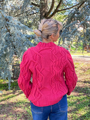 Ravelry: Maze Pullover pattern by MINGBI LUO