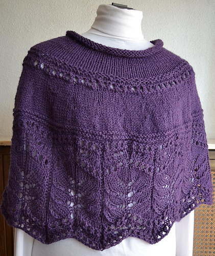 Ravelry: Winter Capelet pattern by Paulina Popiolek