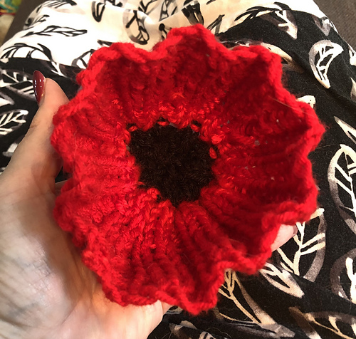 Ravelry: Remembrance Poppy pattern by The Knit Guru
