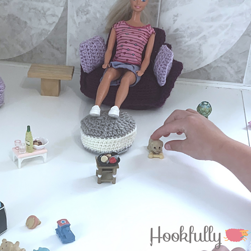 Ravelry: Super cute sofa set fashion doll furniture pattern by Rose Hudd