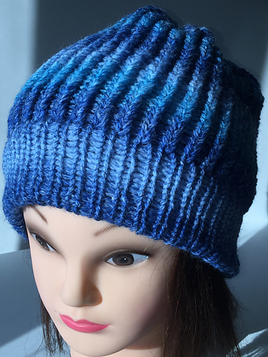 Ravelry: Single Strand Stripe Slouch pattern by Angela Steffen