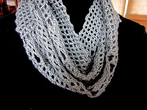 Ravelry: Slip Swoop Loop pattern by Vashti Braha