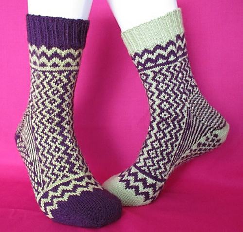 Ravelry: Jagged Edge pattern by Jo Torr