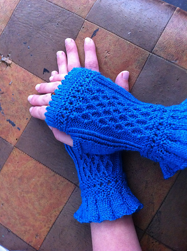 Ravelry: Fancy Gauntlets pattern by Nanika Bayliss