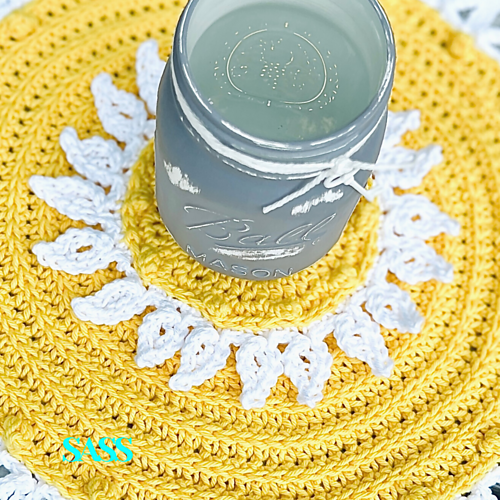 Ravelry: Darling Daisy Placemat pattern by Angie Dooley