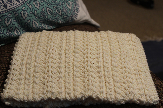 Ravelry: WolvesinLondon's Shale baby blanket