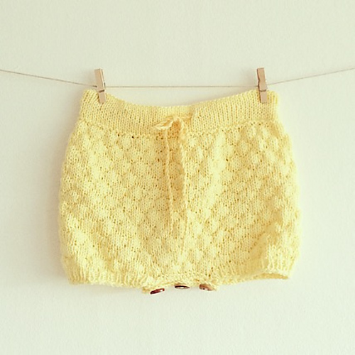 Ravelry: The Sailor Bubble Shorts pattern by STRIKDET Sofie Bovbjerg