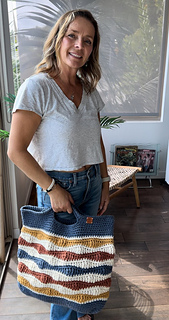 Ravelry: The Amelia Bag pattern by Sabine Green